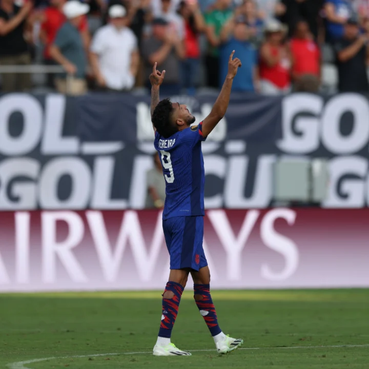 Muerto el Rey, ¡Viva el Rey! - CGN